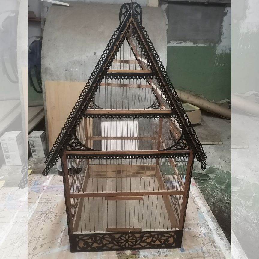 Клетка для птиц из дерева