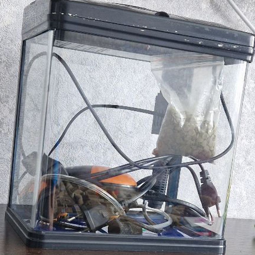 Аквариум с фильтром и подсветкой бу