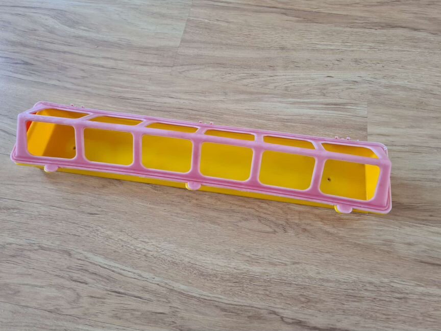 Кормушка для домашней птицы