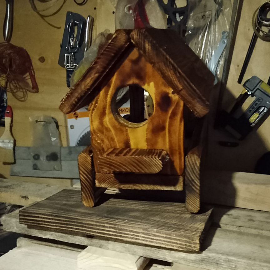 Кормушка для птиц