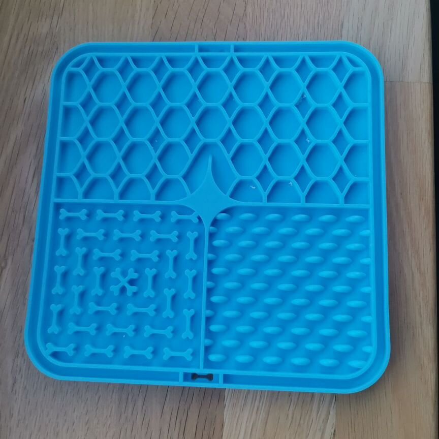 Миска-лизалка