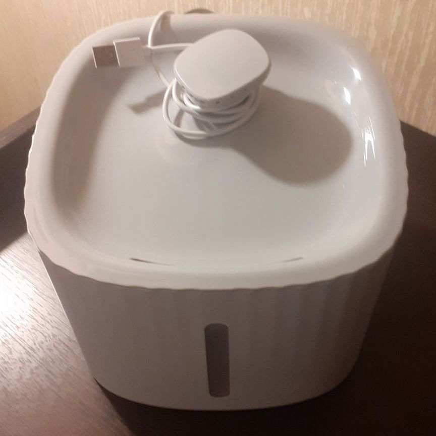 Фонтан поилка для кошек и собак