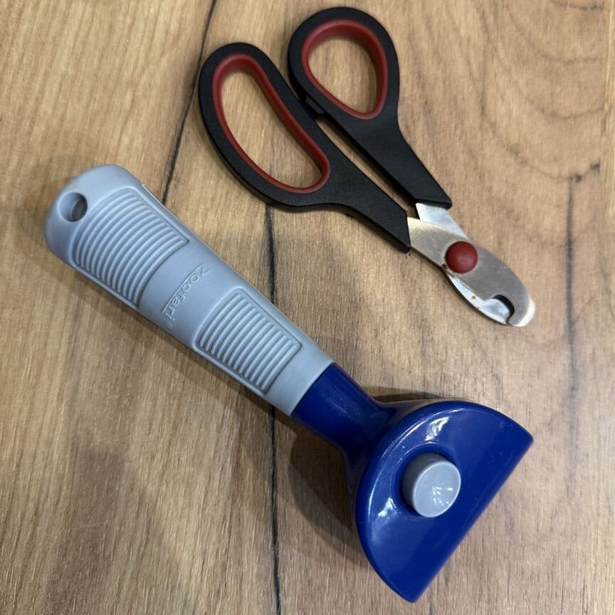 Чесалка для шерсти и кусачки для когтей