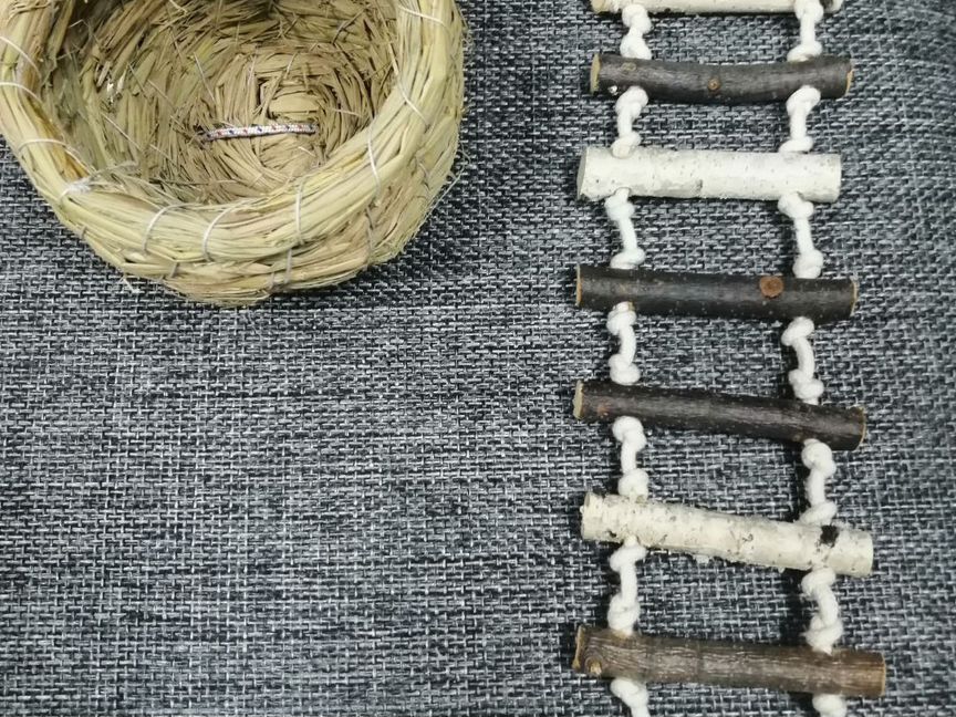 Лесенка и гнездо для попугайчиков