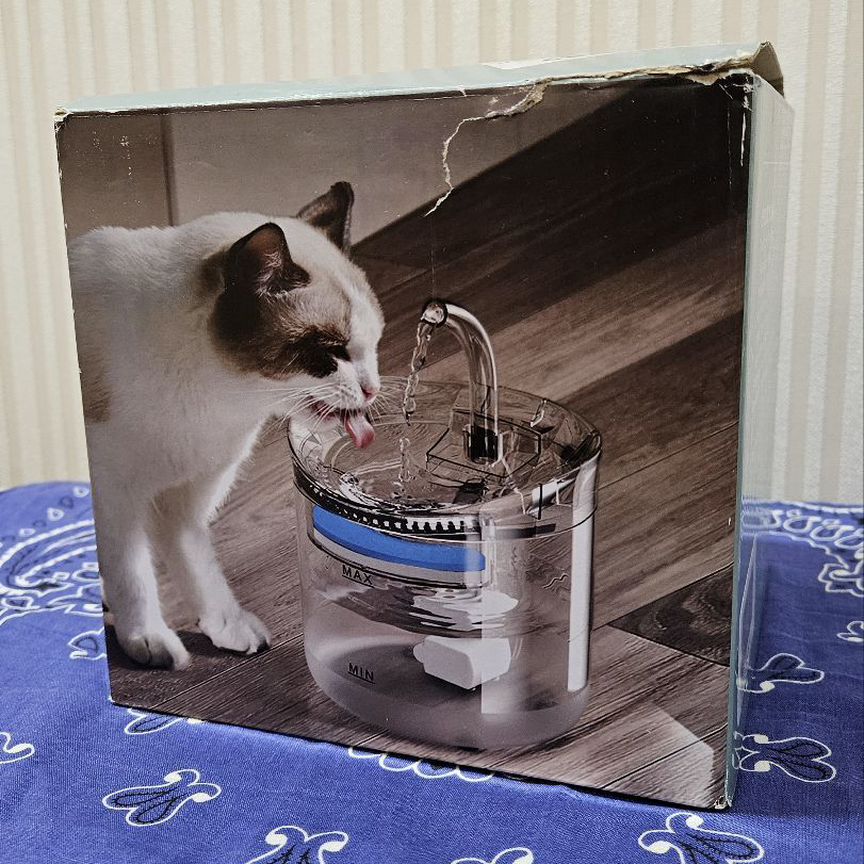 Фонтан поилка для кошек