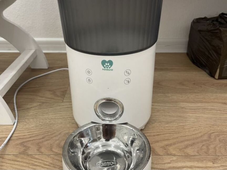 Автокормушка для кошек petworld