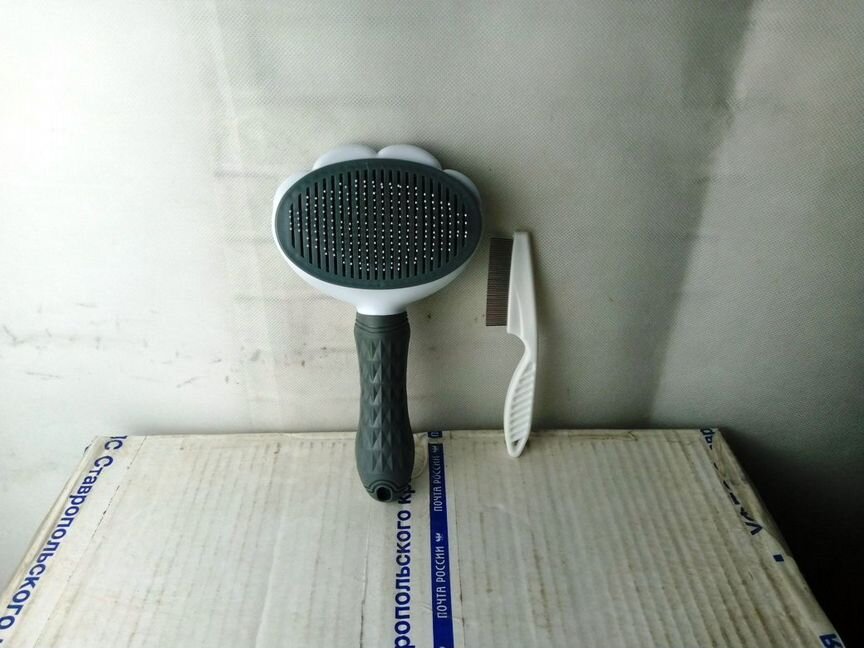 Пуходерка чесалка для кошек и собак