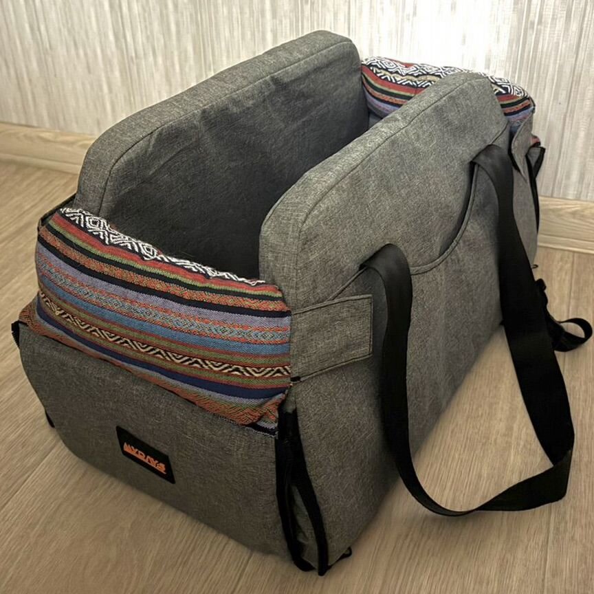 Переноска для питомцев в авто