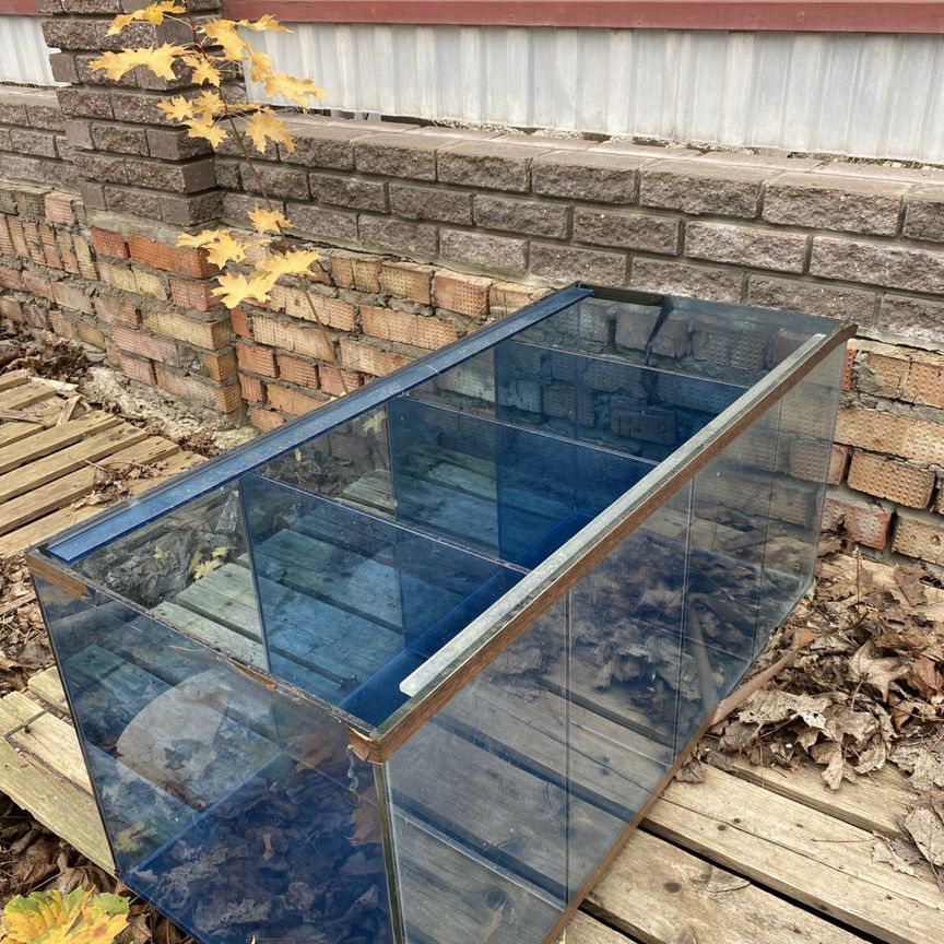 Подам аквариум для рыбок 4х секционный