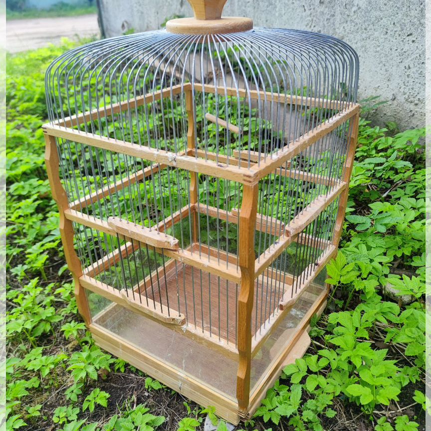 Клетка для птиц из дерева