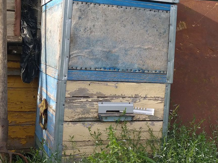 Пчеловодческий инвентарь