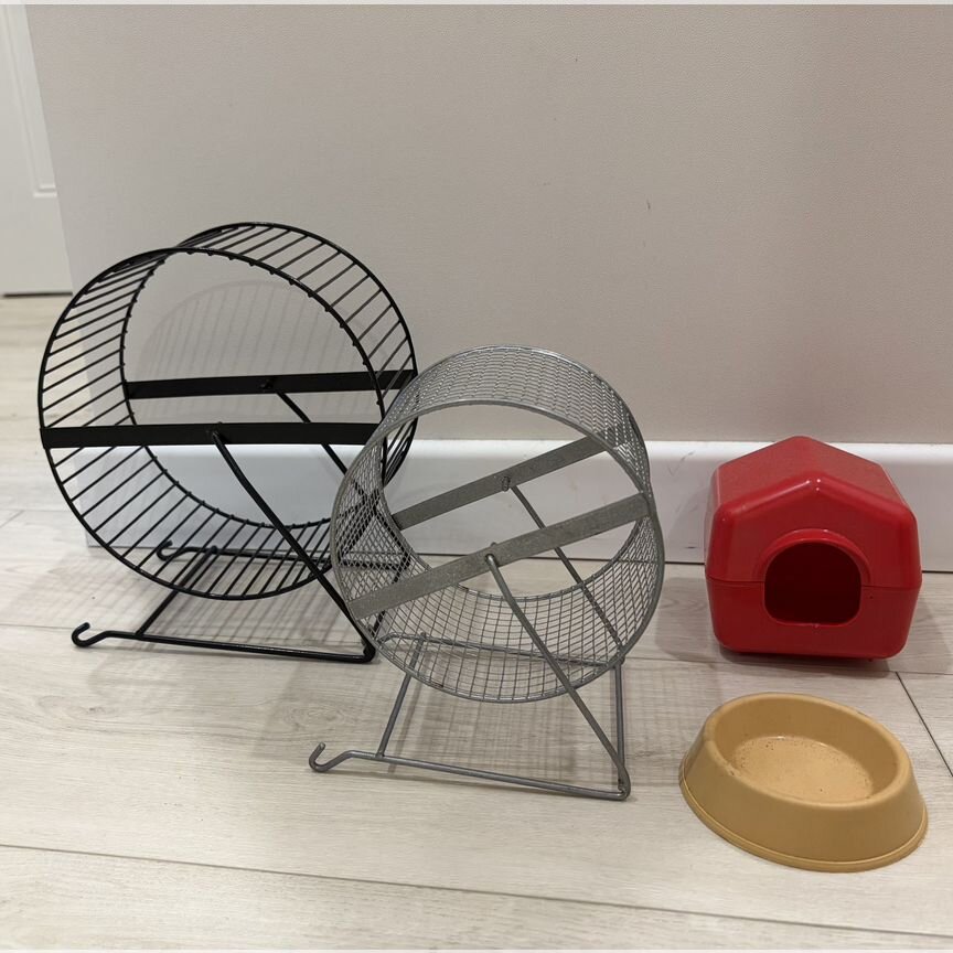Колеса, домик и миска для грызунов