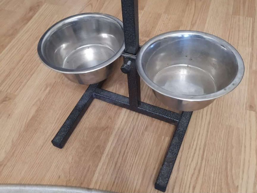 Подставка для кормления собак