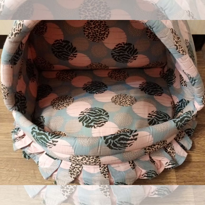 Домик лежанка для кошки и собаки