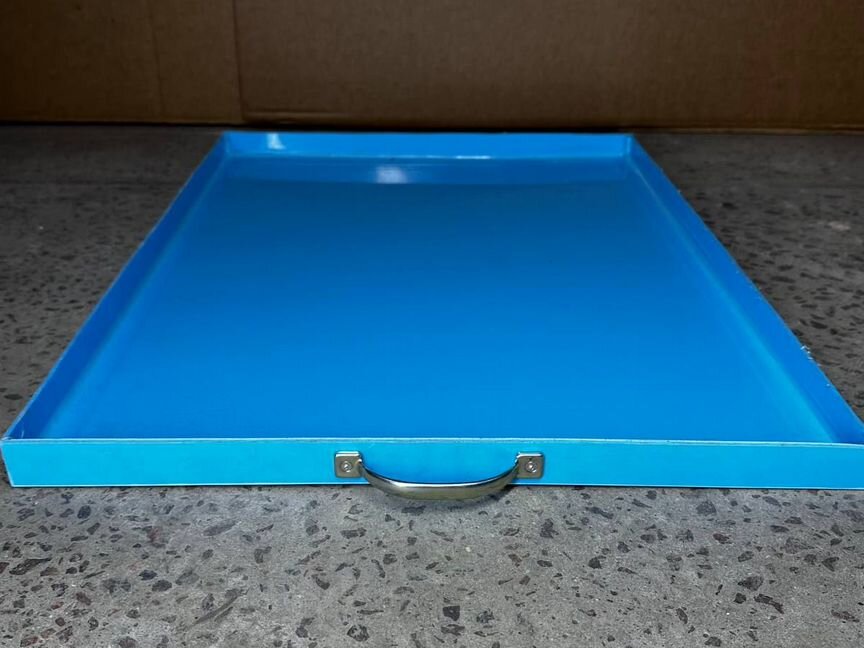 Пластиковые поддоны в клетку