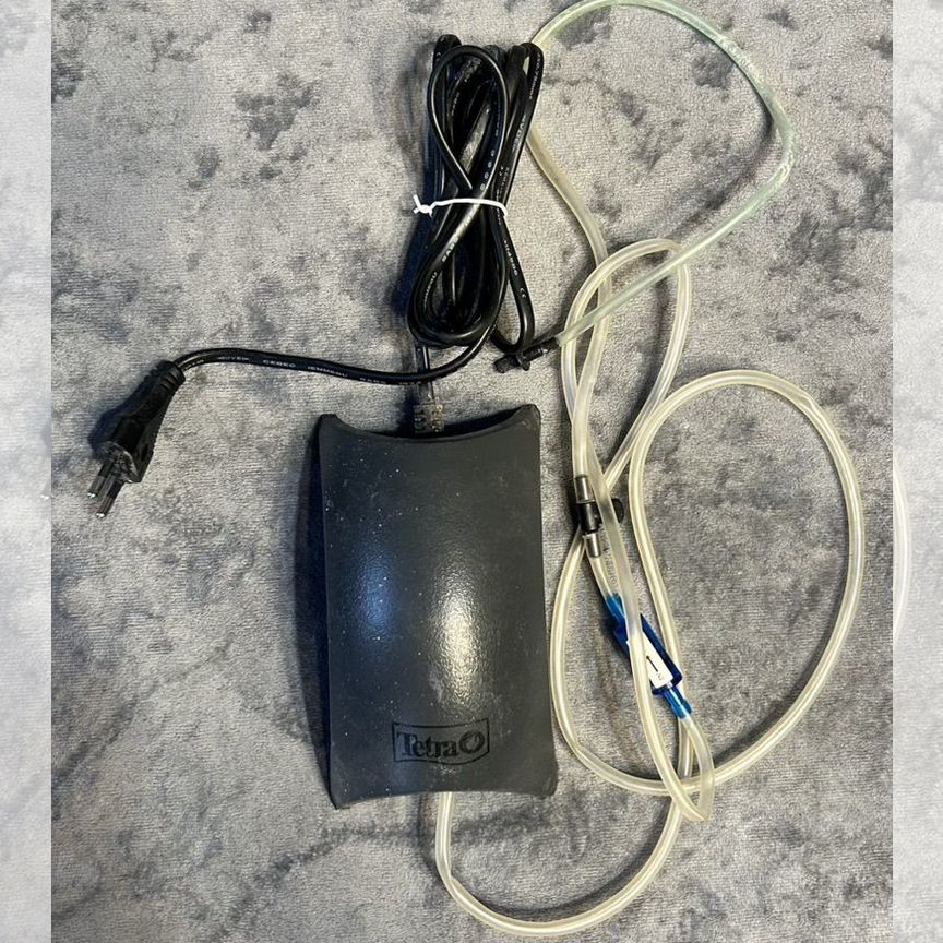 Компрессор Tetra APS 100 для аквариума