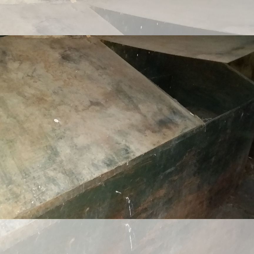 Ларь железный