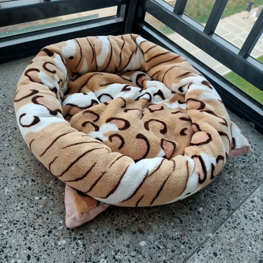 Лежанка для кошек