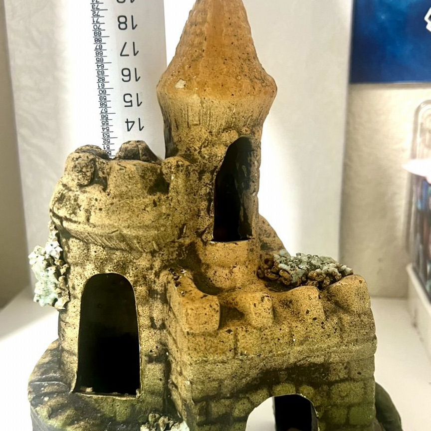 Замок для аквариума