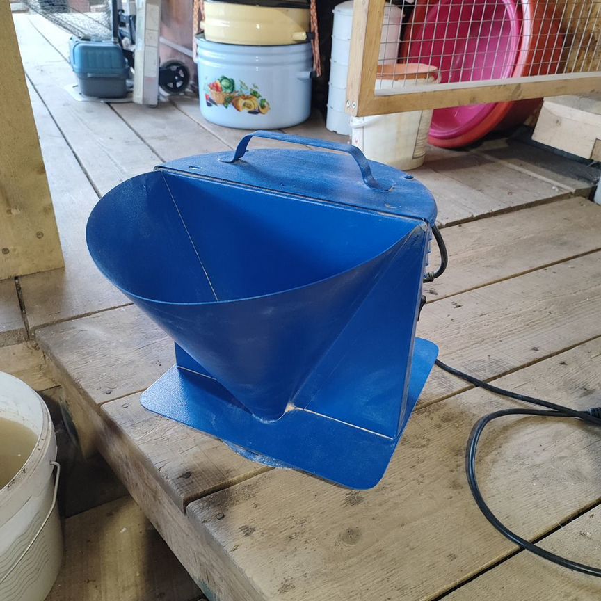 Зернодробилка фермер изэ 05