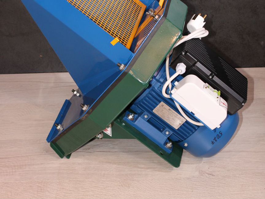 Зернодробилка бзд-320