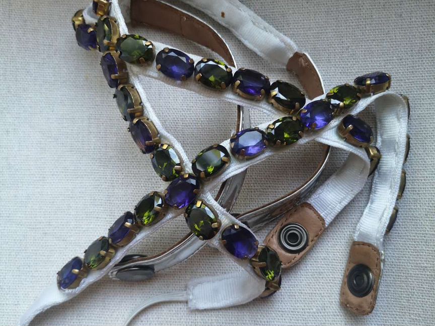 Декоративная шлейка для маленьких собак с камнями