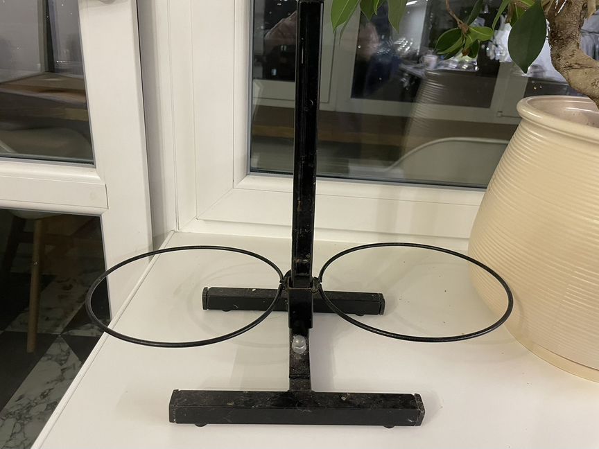 Подставка для мисок собачьих