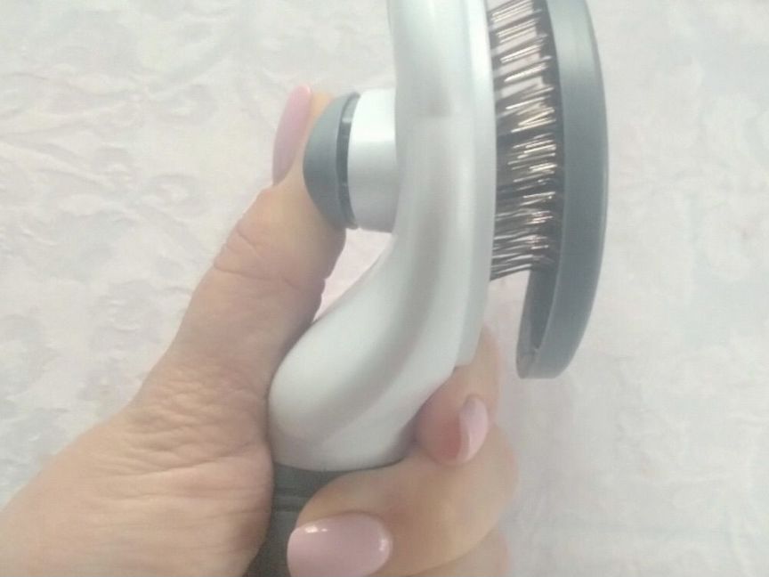 Дешеддер. Щетка для вычесывания шерсти (пуходерка)