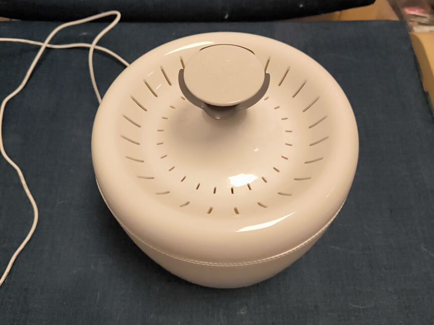 Фонтанчик для кошек