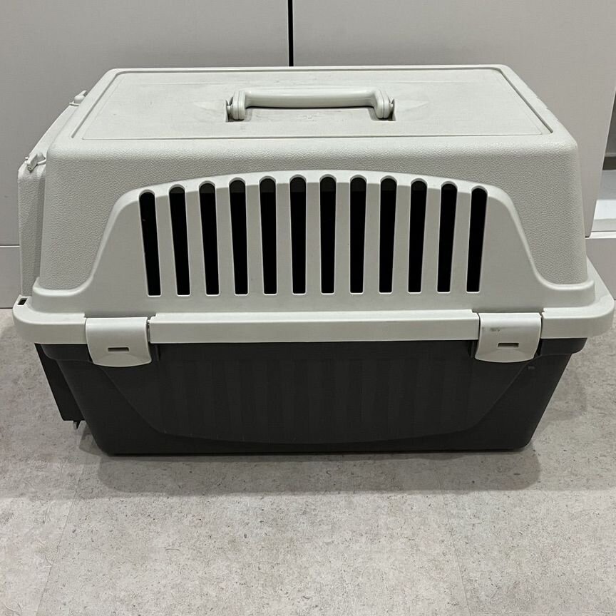 Переноска для кошек и собак пластиковая