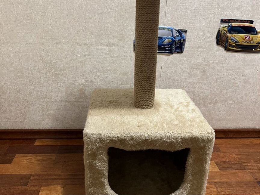 Домик для кошки с когтеточкой бу