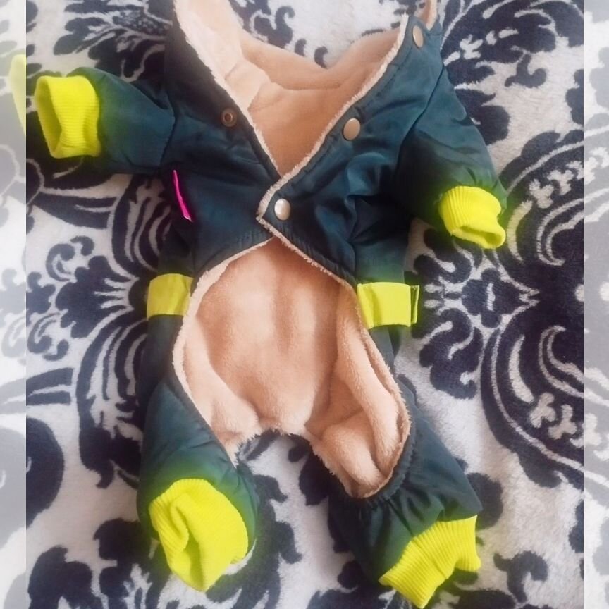 Комбинезон для маленькой собаки