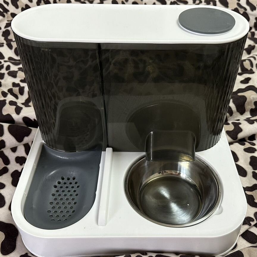 Кормушка для кошек/собак с водой