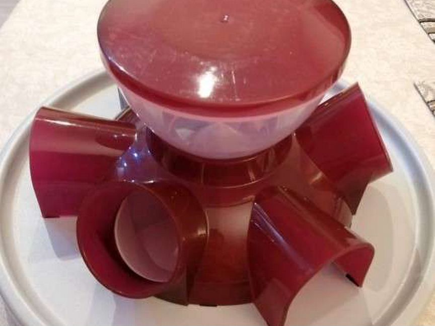 Кормушка-игрушка для котов