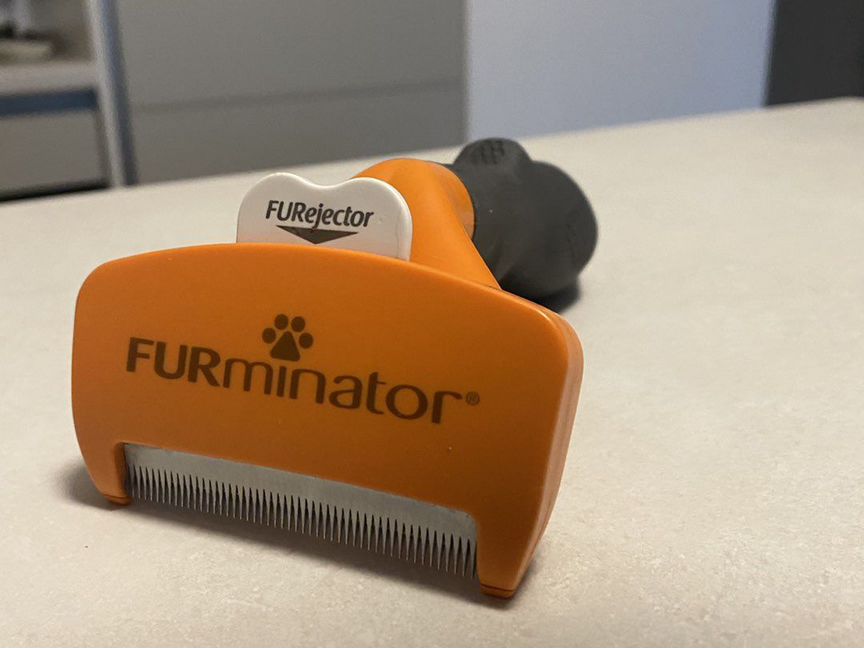 FURminator для собак с короткой шерстью М