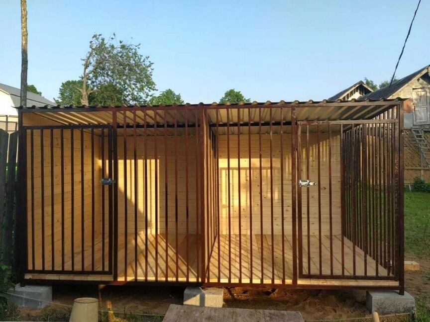 Вольеры и будки для собак