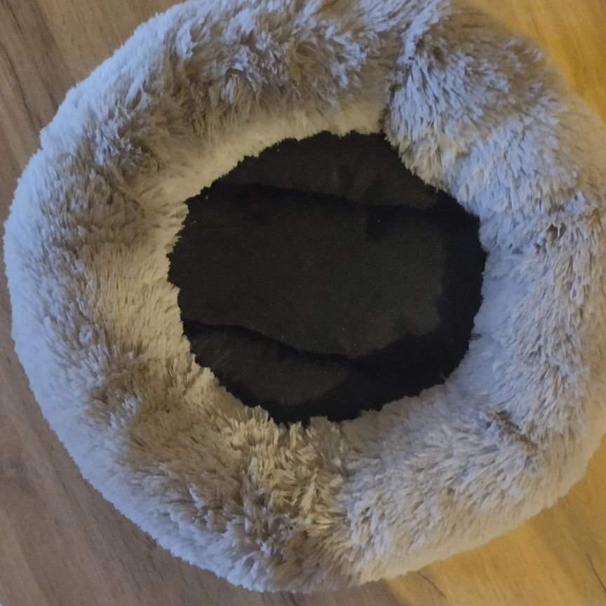 Домик лежанка для кошки и собаки