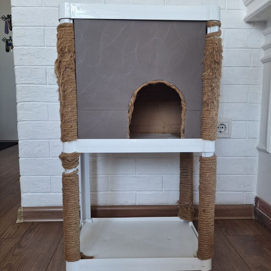 Дом и когтеточка