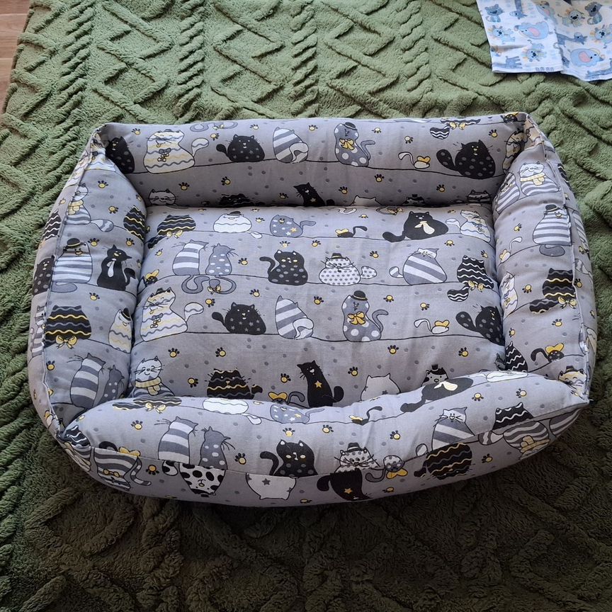 Лежанка для кошек и собак