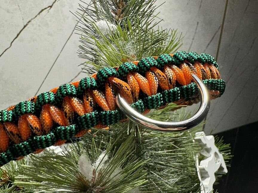 Ошейник из паракорда