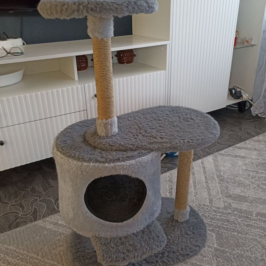 Домик для кошек, в подарок игрушка