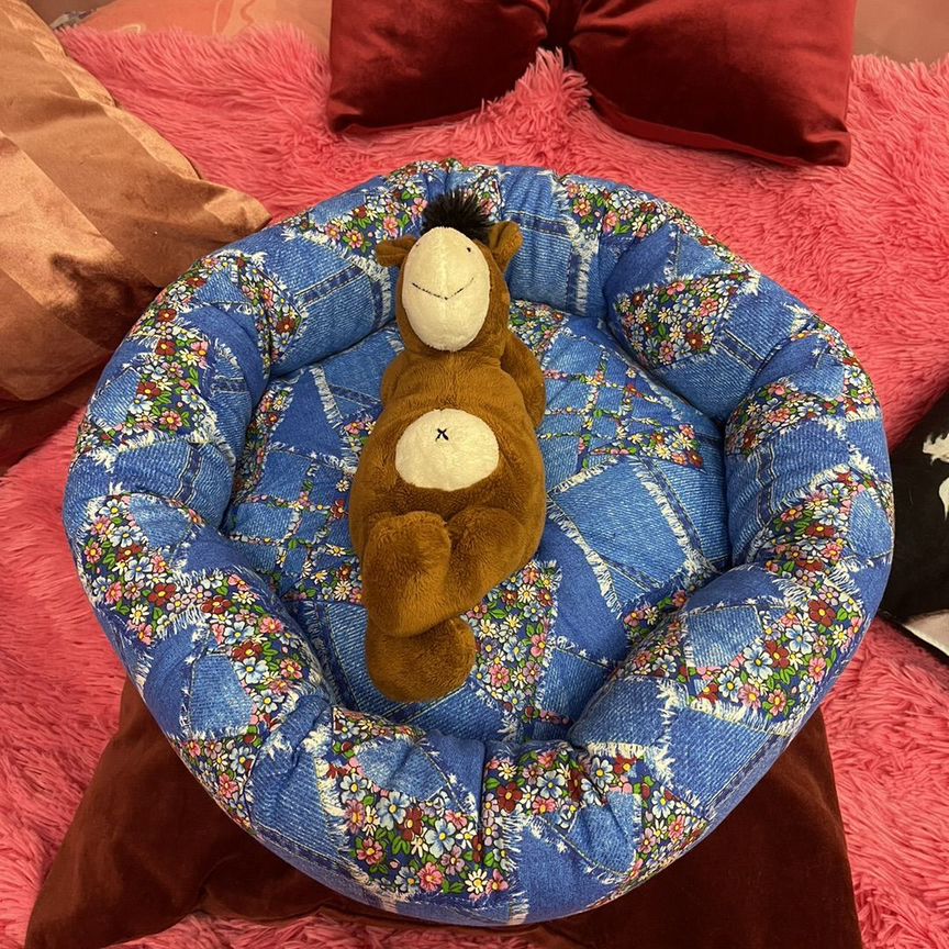 Лежанка для кошек и собак