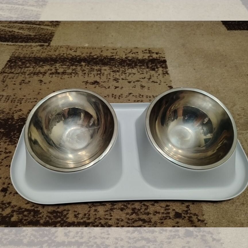 Миска для животных на подставке