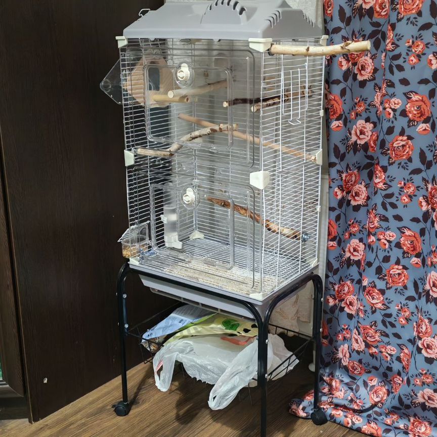 Большая клетка на подставке для попугая