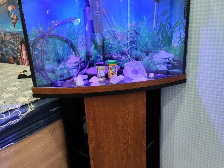Аквариум угловой с тумбой на 60-80 литров