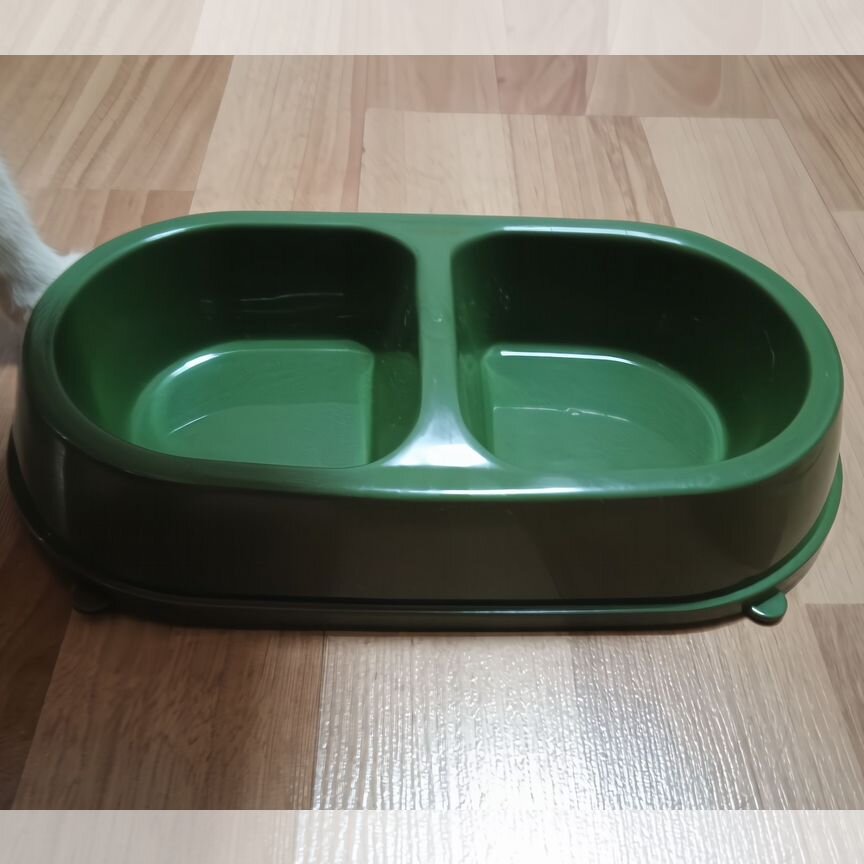 Миска для кошек двойная пластмассовая 800мл