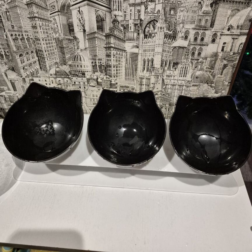 Пластиковая миска для котов