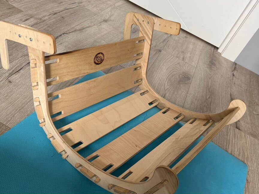 Кошачья лежанка на батарею