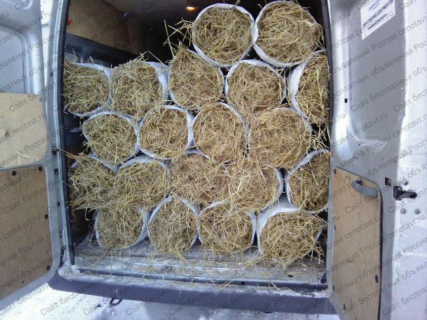Солома в мешках