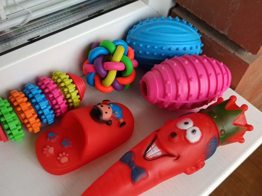 Игрушки (19шт) и товары для животных